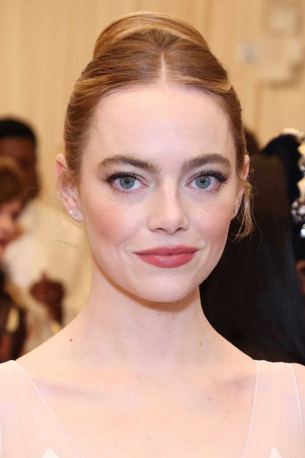 Emma Stone at the 2022 Met Gala - Rotten Usagi - Photo